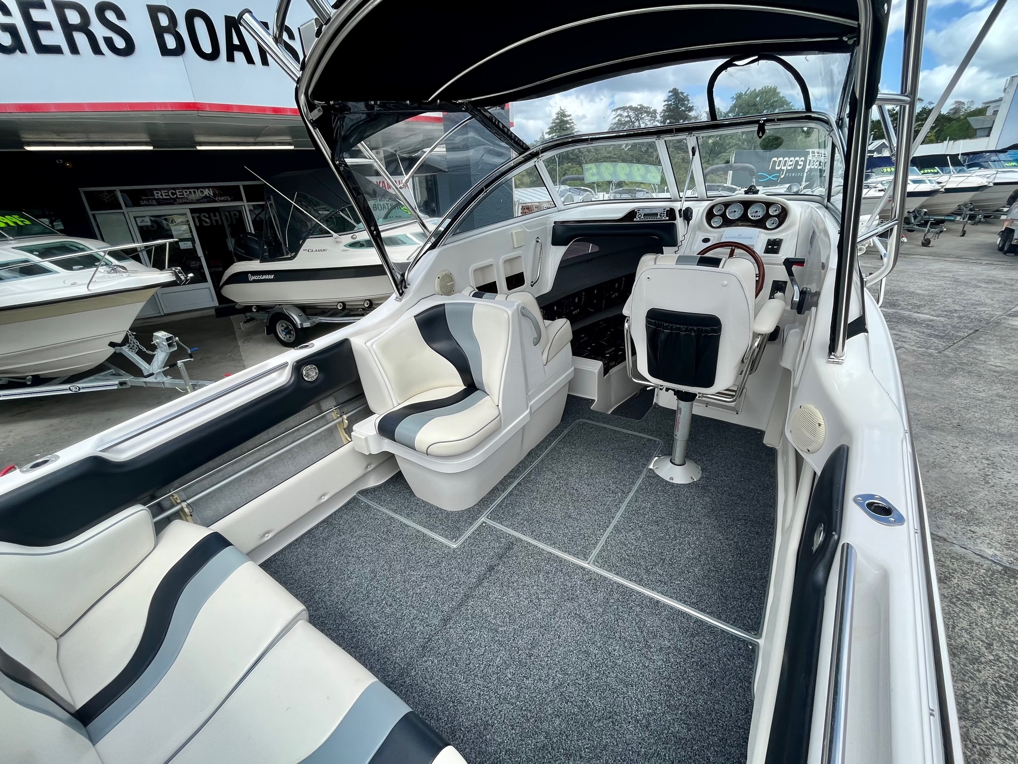 NZ Boat for sale Haines Signature / 670c / 2005